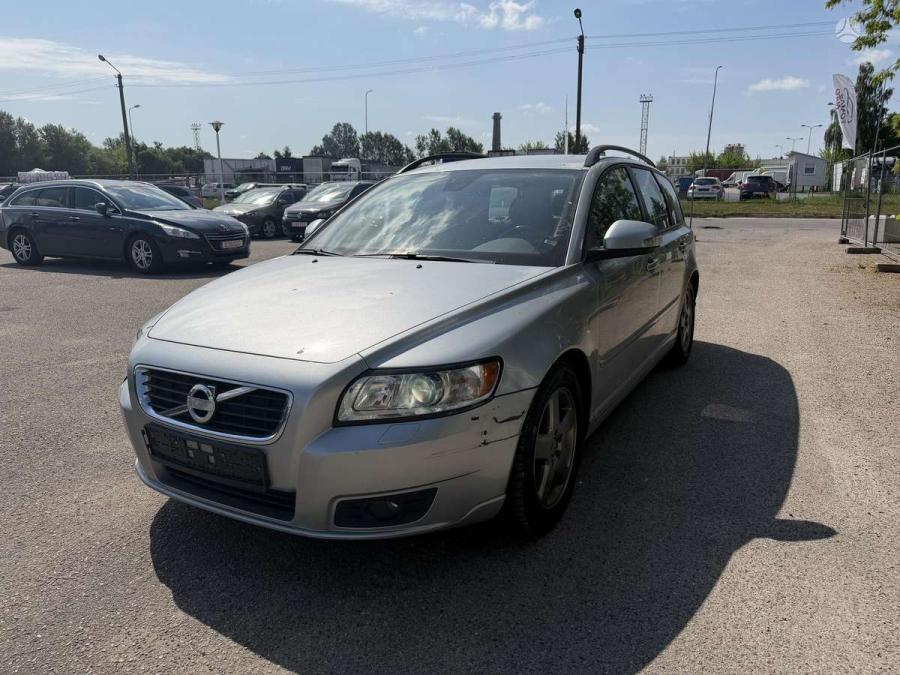 Pelēks Volvo V50 2011 Marijampole, ar dzinēja tilpumu 1.56 L un nobraukumu 187 tūkst. km par 2450 €, foto 8 vietnē AUTOMOTO.COM.LV