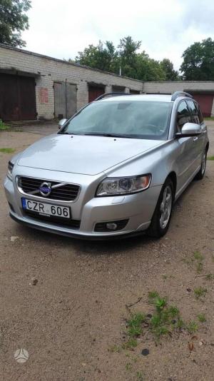 Pelēks Volvo V50 2011 Prienai, ar dzinēja tilpumu 2.00 L un nobraukumu 317 tūkst. km par 3200 €, foto  vietnē AUTOMOTO.COM.LV