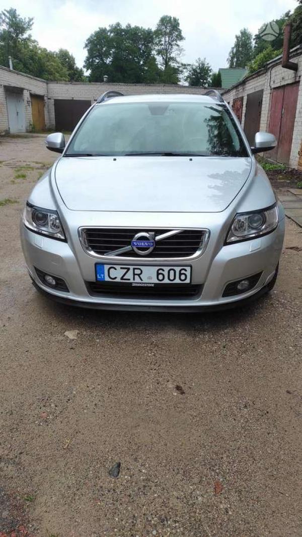 Grey Volvo V50 2011 in Prienai, with an engine capacity of 2.00 L and mileage of 317 thousand km for 3200 €, photo 3 on AUTOMOTO.COM.LV