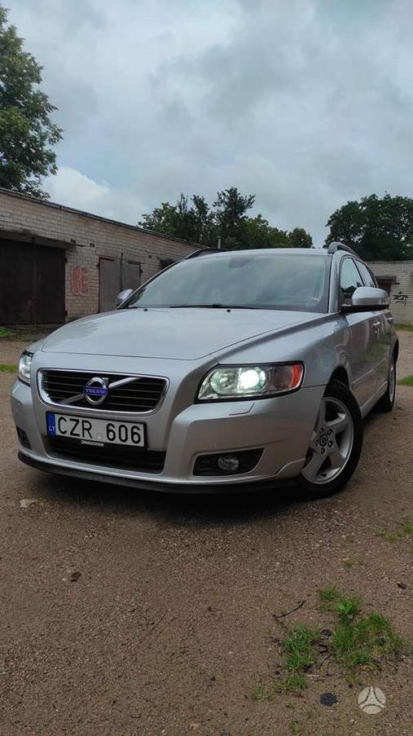 Grey Volvo V50 2011 in Prienai, with an engine capacity of 2.00 L and mileage of 317 thousand km for 3200 €, photo 5 on AUTOMOTO.COM.LV
