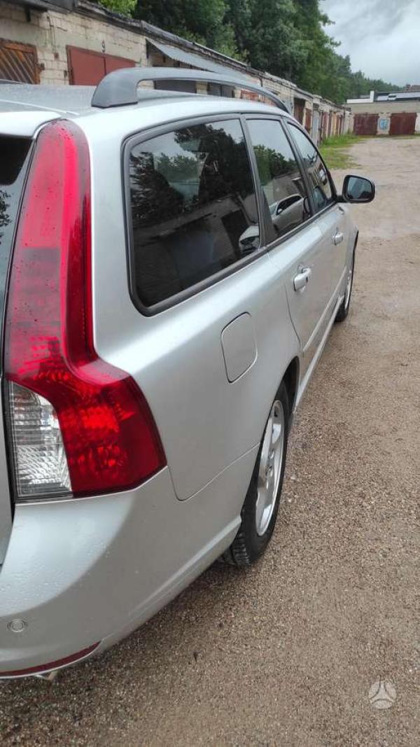 Grey Volvo V50 2011 in Prienai, with an engine capacity of 2.00 L and mileage of 317 thousand km for 3200 €, photo 6 on AUTOMOTO.COM.LV