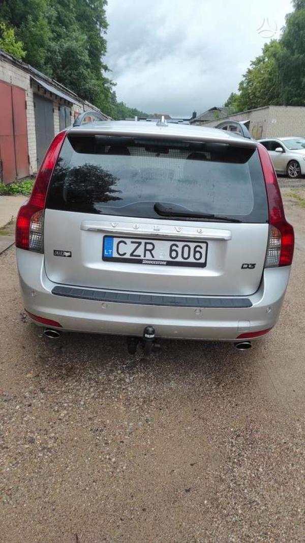 Grey Volvo V50 2011 in Prienai, with an engine capacity of 2.00 L and mileage of 317 thousand km for 3200 €, photo 8 on AUTOMOTO.COM.LV