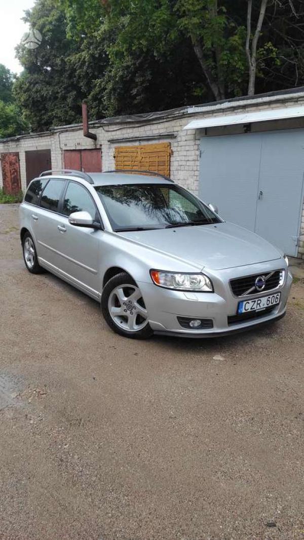 Grey Volvo V50 2011 in Prienai, with an engine capacity of 2.00 L and mileage of 317 thousand km for 3200 €, photo 9 on AUTOMOTO.COM.LV