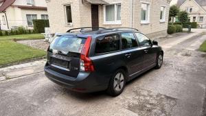 Grey Volvo V50 2011 in Ukmerge, with an engine capacity of 1.56 L and mileage of 225 thousand km for 2900 €, photo 5 on AUTOMOTO.COM.LV