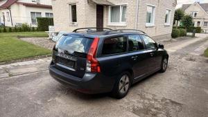 Grey Volvo V50 2011 in Ukmerge, with an engine capacity of 1.56 L and mileage of 225 thousand km for 2900 €, photo 7 on AUTOMOTO.COM.LV
