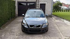 Grey Volvo V50 2011 in Ukmerge, with an engine capacity of 1.56 L and mileage of 225 thousand km for 2900 €, photo 9 on AUTOMOTO.COM.LV