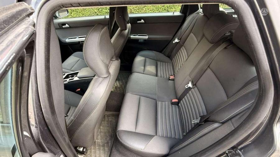Grey Volvo V50 2011 in Ukmerge, with an engine capacity of 1.56 L and mileage of 225 thousand km for 2900 €, photo 12 on AUTOMOTO.COM.LV