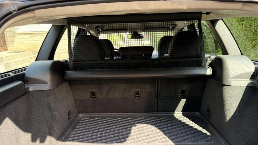Grey Volvo V50 2011 in Ukmerge, with an engine capacity of 1.56 L and mileage of 225 thousand km for 2900 €, photo 14 on AUTOMOTO.COM.LV