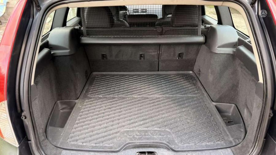 Grey Volvo V50 2011 in Ukmerge, with an engine capacity of 1.56 L and mileage of 225 thousand km for 2900 €, photo 15 on AUTOMOTO.COM.LV