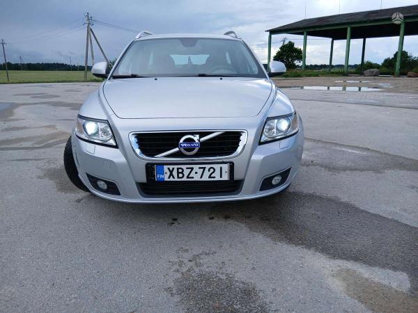 Grey Volvo V50 2011 in Siauliai, with an engine capacity of 2.00 L and mileage of 222 thousand km for 3999 €, photo 2 on AUTOMOTO.COM.LV