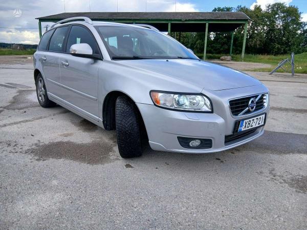 Grey Volvo V50 2011 in Siauliai, with an engine capacity of 2.00 L and mileage of 222 thousand km for 3999 €, photo 3 on AUTOMOTO.COM.LV