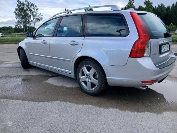 Grey Volvo V50 2011 in Siauliai, with an engine capacity of 2.00 L and mileage of 222 thousand km for 3999 €, photo 7 on AUTOMOTO.COM.LV