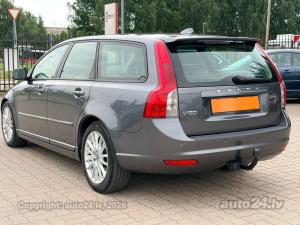 Pelēks Volvo V50 2011 Tartu, ar dzinēja tilpumu 1.60 L un nobraukumu 276 tūkst. km par 4490 €, foto 5 vietnē AUTOMOTO.COM.LV