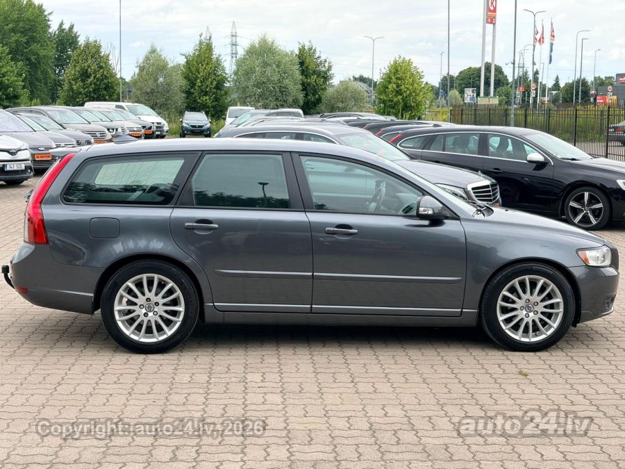 Pelēks Volvo V50 2011 Tartu, ar dzinēja tilpumu 1.60 L un nobraukumu 276 tūkst. km par 4490 €, foto 7 vietnē AUTOMOTO.COM.LV
