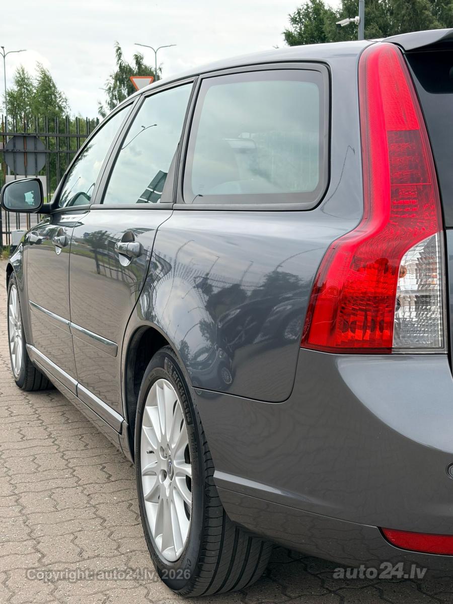 Pelēks Volvo V50 2011 Tartu, ar dzinēja tilpumu 1.60 L un nobraukumu 276 tūkst. km par 4490 €, foto 12 vietnē AUTOMOTO.COM.LV