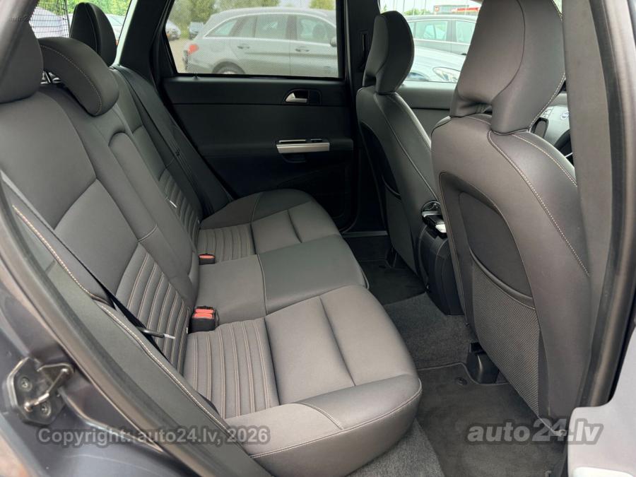 Pelēks Volvo V50 2011 Tartu, ar dzinēja tilpumu 1.60 L un nobraukumu 276 tūkst. km par 4490 €, foto 18 vietnē AUTOMOTO.COM.LV