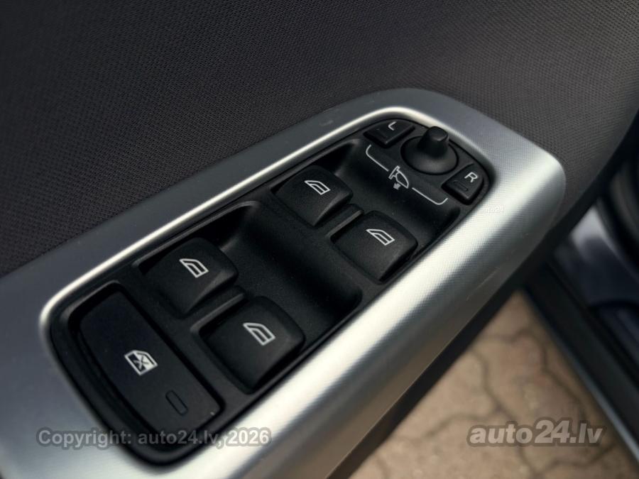 Pelēks Volvo V50 2011 Tartu, ar dzinēja tilpumu 1.60 L un nobraukumu 276 tūkst. km par 4490 €, foto 23 vietnē AUTOMOTO.COM.LV