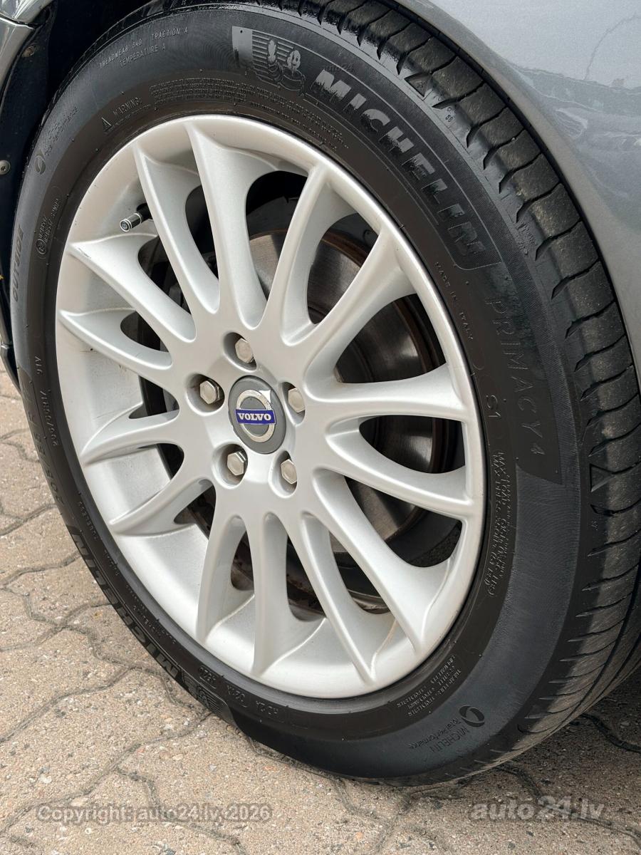 Pelēks Volvo V50 2011 Tartu, ar dzinēja tilpumu 1.60 L un nobraukumu 276 tūkst. km par 4490 €, foto 25 vietnē AUTOMOTO.COM.LV