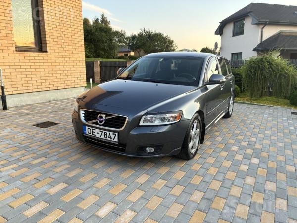 Grey Volvo V50 2011 in Riga, with an engine capacity of 2.00 L and mileage of 0 thousand km for 3900 €, photo 6 on AUTOMOTO.COM.LV