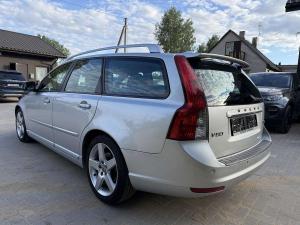 Grey Volvo V50 2011 in Kaunas, with an engine capacity of 1.56 L and mileage of 230 thousand km for 3900 €, photo 4 on AUTOMOTO.COM.LV