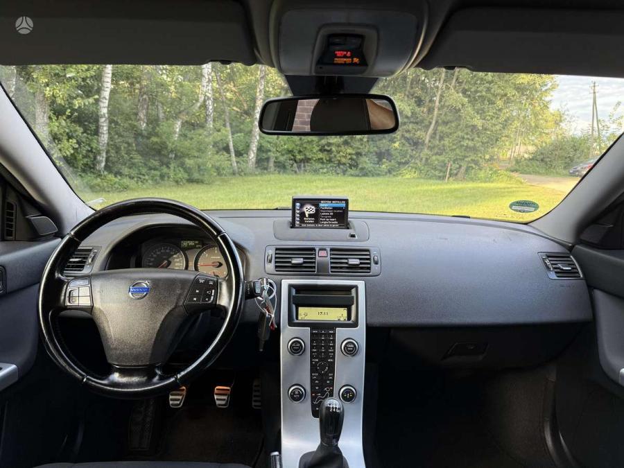 Grey Volvo V50 2011 in Kaunas, with an engine capacity of 1.56 L and mileage of 230 thousand km for 3900 €, photo 14 on AUTOMOTO.COM.LV