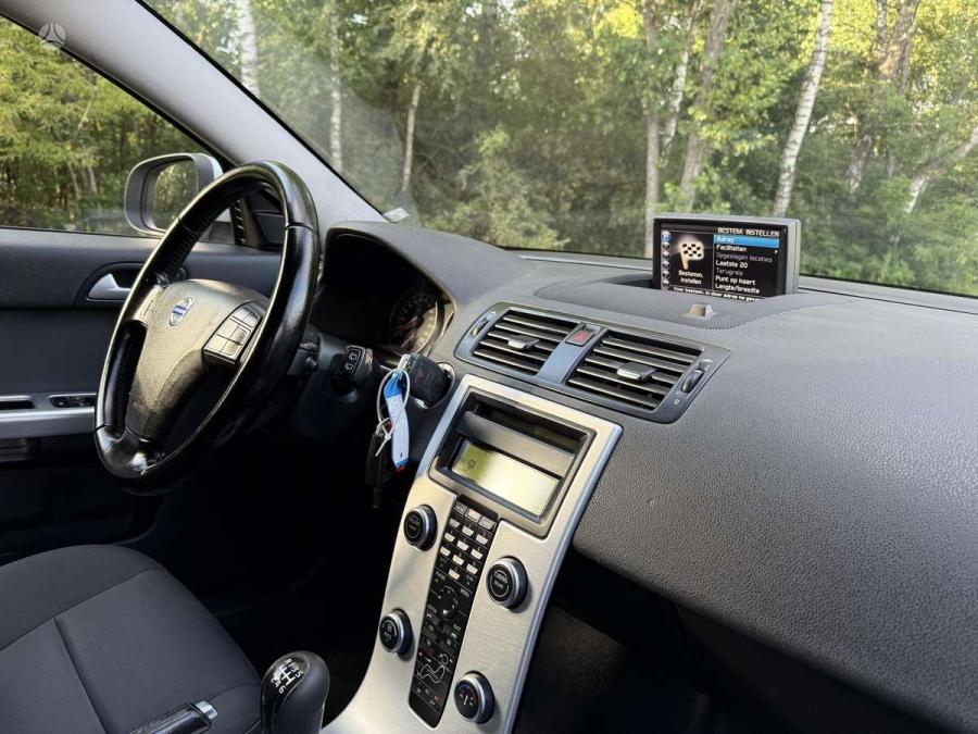 Grey Volvo V50 2011 in Kaunas, with an engine capacity of 1.56 L and mileage of 230 thousand km for 3900 €, photo 20 on AUTOMOTO.COM.LV