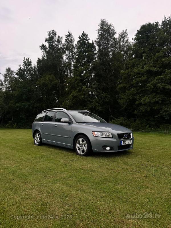 Grey Volvo V50 2011 in Tallinn, with an engine capacity of 1.60 L and mileage of 224 thousand km for 4500 €, photo 1 on AUTOMOTO.COM.LV