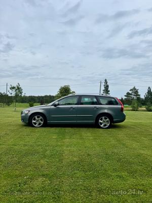 Grey Volvo V50 2011 in Tallinn, with an engine capacity of 1.60 L and mileage of 224 thousand km for 4500 €, photo 4 on AUTOMOTO.COM.LV