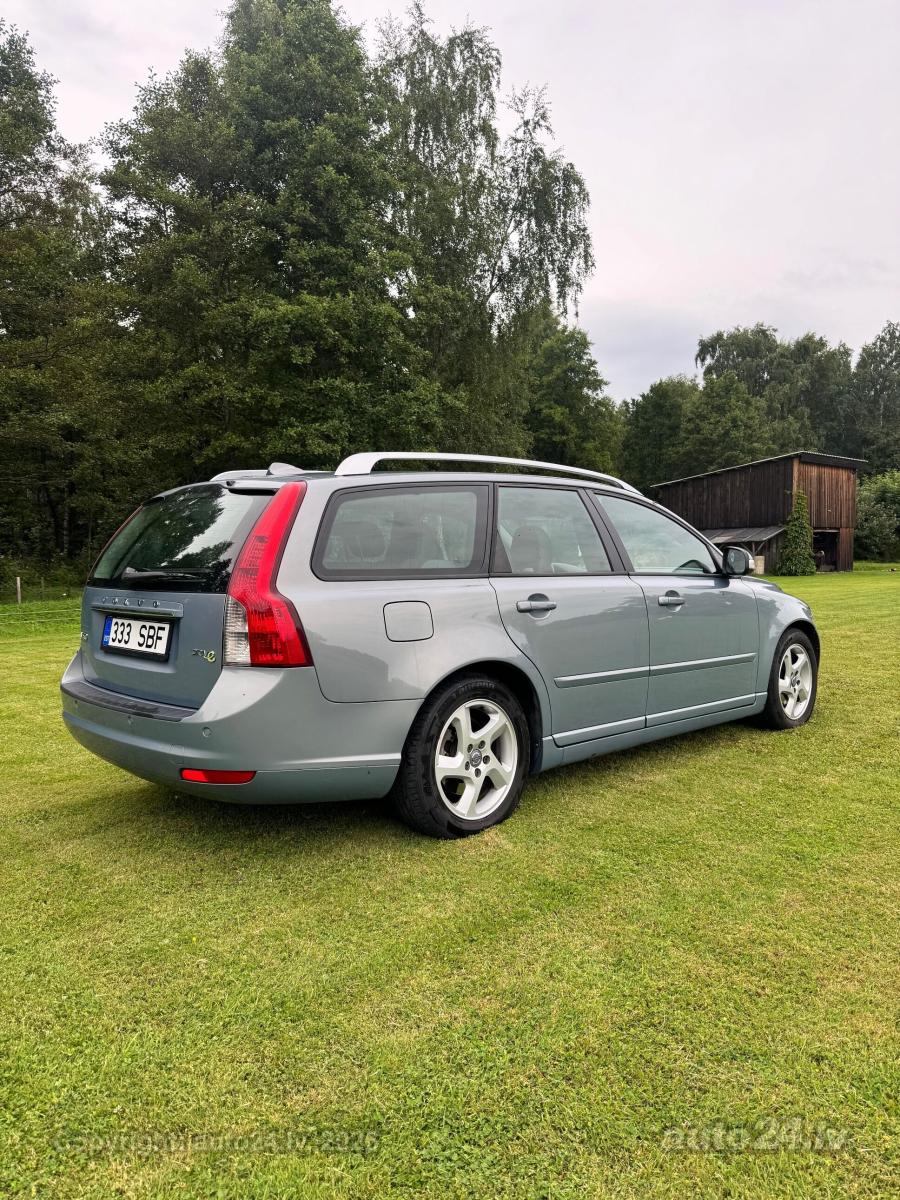 Grey Volvo V50 2011 in Tallinn, with an engine capacity of 1.60 L and mileage of 224 thousand km for 4500 €, photo 5 on AUTOMOTO.COM.LV