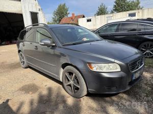 Grey Volvo V50 2011 in Riga, with an engine capacity of 1.60 L and mileage of 425 thousand km for 2000 €, photo 3 on AUTOMOTO.COM.LV