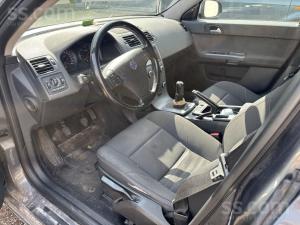 Grey Volvo V50 2011 in Riga, with an engine capacity of 1.60 L and mileage of 425 thousand km for 2000 €, photo 4 on AUTOMOTO.COM.LV