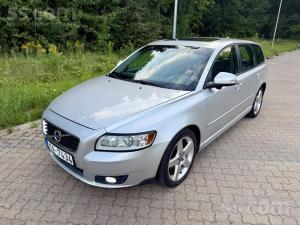 Grey Volvo V50 2011 in Riga, with an engine capacity of 2.00 L and mileage of 358 thousand km for 2950 €, photo  on AUTOMOTO.COM.LV