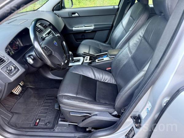 Pelēks Volvo V50 2011 Rīga, ar dzinēja tilpumu 2.00 L un nobraukumu 358 tūkst. km par 2950 €, foto 6 vietnē AUTOMOTO.COM.LV