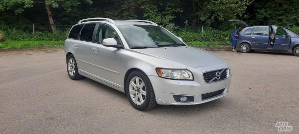 Grey Volvo V50 2011 in Siauliai, with an engine capacity of 1.60 L and mileage of 260 thousand km for 2200 €, photo 1 on AUTOMOTO.COM.LV
