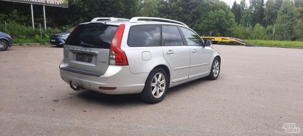 Grey Volvo V50 2011 in Siauliai, with an engine capacity of 1.60 L and mileage of 260 thousand km for 2200 €, photo 4 on AUTOMOTO.COM.LV