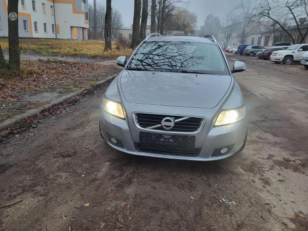 Pelēks Volvo V50 2012 Kauņa, ar dzinēja tilpumu 1.60 L un nobraukumu 236 tūkst. km par 3150 €, foto 3 vietnē AUTOMOTO.COM.LV