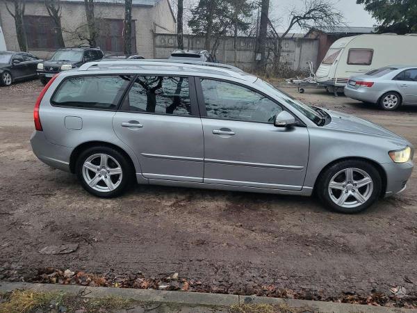 Pelēks Volvo V50 2012 Kauņa, ar dzinēja tilpumu 1.60 L un nobraukumu 236 tūkst. km par 3150 €, foto 8 vietnē AUTOMOTO.COM.LV