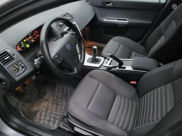 Pelēks Volvo V50 2012 Kauņa, ar dzinēja tilpumu 1.60 L un nobraukumu 236 tūkst. km par 3150 €, foto 9 vietnē AUTOMOTO.COM.LV