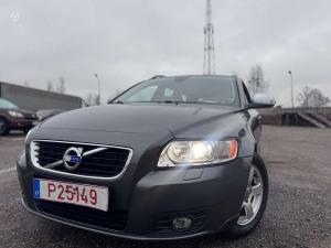 Pelēks Volvo V50 2012 Alīta, ar dzinēja tilpumu 1.56 L un nobraukumu 254 tūkst. km par 4700 €, foto 2 vietnē AUTOMOTO.COM.LV