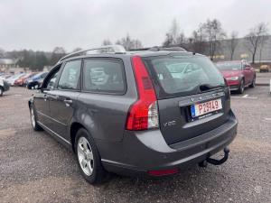 Pelēks Volvo V50 2012 Alīta, ar dzinēja tilpumu 1.56 L un nobraukumu 254 tūkst. km par 4700 €, foto 9 vietnē AUTOMOTO.COM.LV
