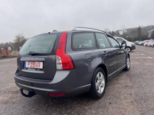 Pelēks Volvo V50 2012 Alīta, ar dzinēja tilpumu 1.56 L un nobraukumu 254 tūkst. km par 4700 €, foto 10 vietnē AUTOMOTO.COM.LV