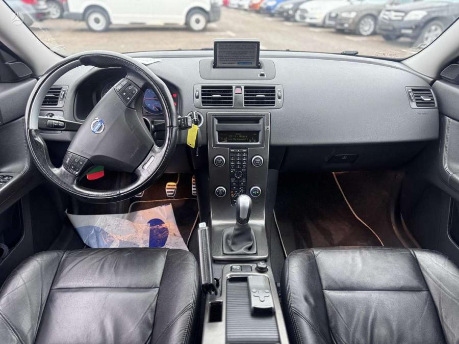 Pelēks Volvo V50 2012 Alīta, ar dzinēja tilpumu 1.56 L un nobraukumu 254 tūkst. km par 4700 €, foto 12 vietnē AUTOMOTO.COM.LV