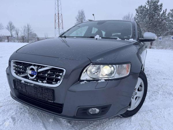 Grey Volvo V50 2012 in Alytus, with an engine capacity of 1.56 L and mileage of 252 thousand km for 4700 €, photo 2 on AUTOMOTO.COM.LV