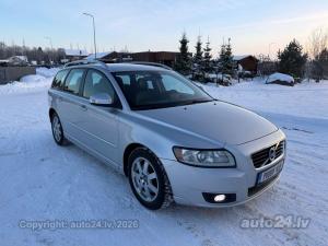 Pelēks Volvo V50 2012 Tallina, ar dzinēja tilpumu 2.00 L un nobraukumu 221 tūkst. km par 5790 €, foto 3 vietnē AUTOMOTO.COM.LV