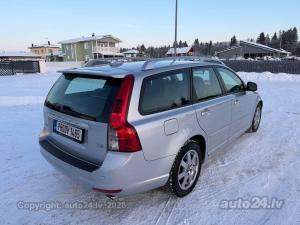 Pelēks Volvo V50 2012 Tallina, ar dzinēja tilpumu 2.00 L un nobraukumu 221 tūkst. km par 5790 €, foto 4 vietnē AUTOMOTO.COM.LV