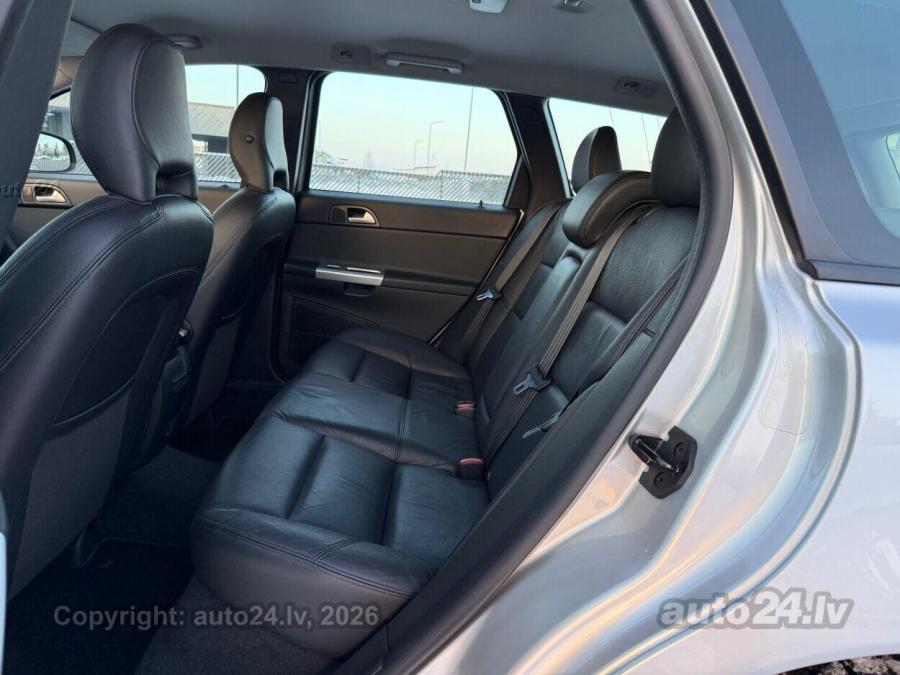 Pelēks Volvo V50 2012 Tallina, ar dzinēja tilpumu 2.00 L un nobraukumu 221 tūkst. km par 5790 €, foto 8 vietnē AUTOMOTO.COM.LV