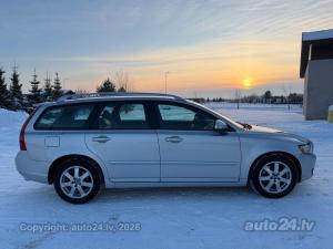 Pelēks Volvo V50 2012 Tallina, ar dzinēja tilpumu 2.00 L un nobraukumu 221 tūkst. km par 5790 €, foto 12 vietnē AUTOMOTO.COM.LV