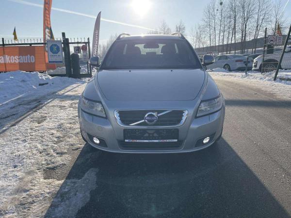 Pelēks Volvo V50 2012 Kauņa, ar dzinēja tilpumu 1.56 L un nobraukumu 266 tūkst. km par 4200 €, foto 4 vietnē AUTOMOTO.COM.LV
