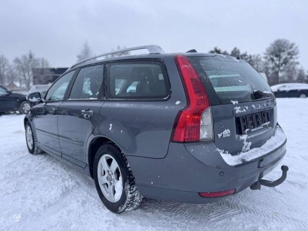 Grey Volvo V50 2012 in Alytus, with an engine capacity of 1.56 L and mileage of 252 thousand km for 4300 €, photo 8 on AUTOMOTO.COM.LV