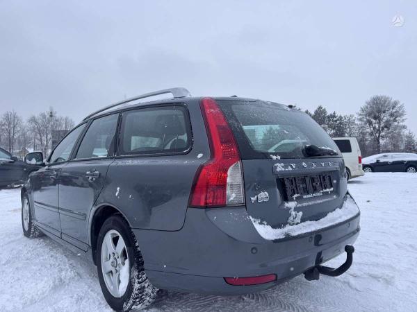 Grey Volvo V50 2012 in Alytus, with an engine capacity of 1.56 L and mileage of 252 thousand km for 4300 €, photo 10 on AUTOMOTO.COM.LV